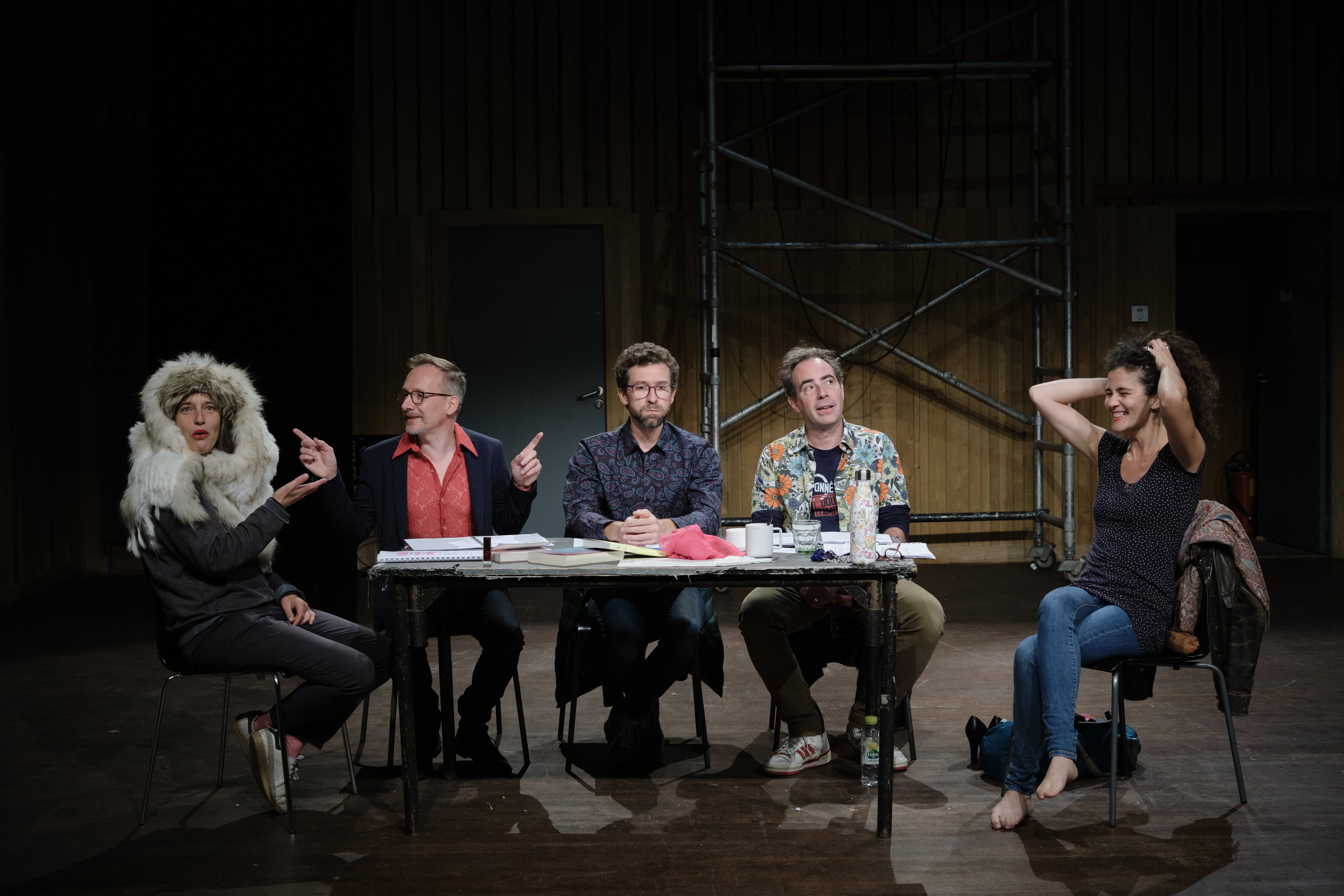 DONNEZ-MOI UN COUPABLE AU HASARD | Théâtre Du Troisième Type